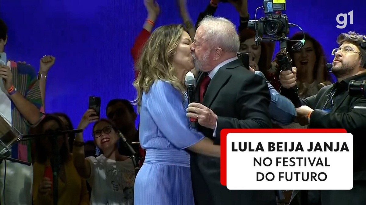VÍDEO: Lula beija Janja durante discurso no Festival do Futuro, em ...