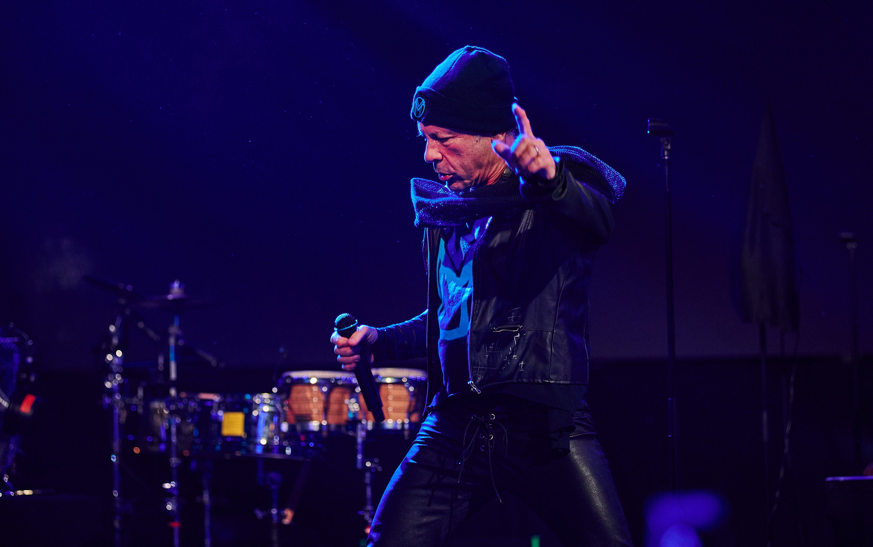Bruce Dickinson faz show 'quente' na apresentação de 'The Mandrake ...