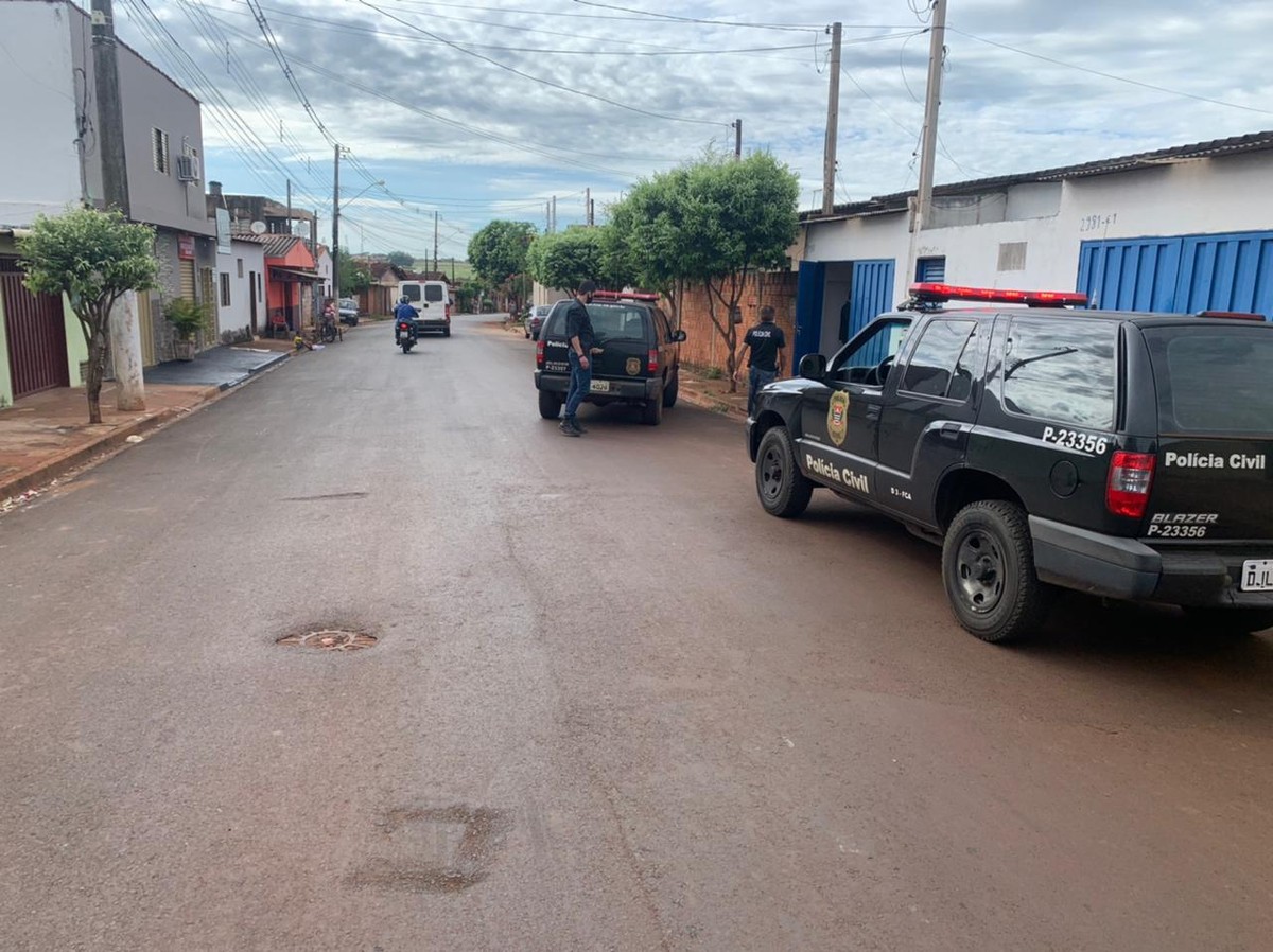 Polícia Prende Suspeitos De Matar Taxista E Atear Fogo No Carro Dele Em