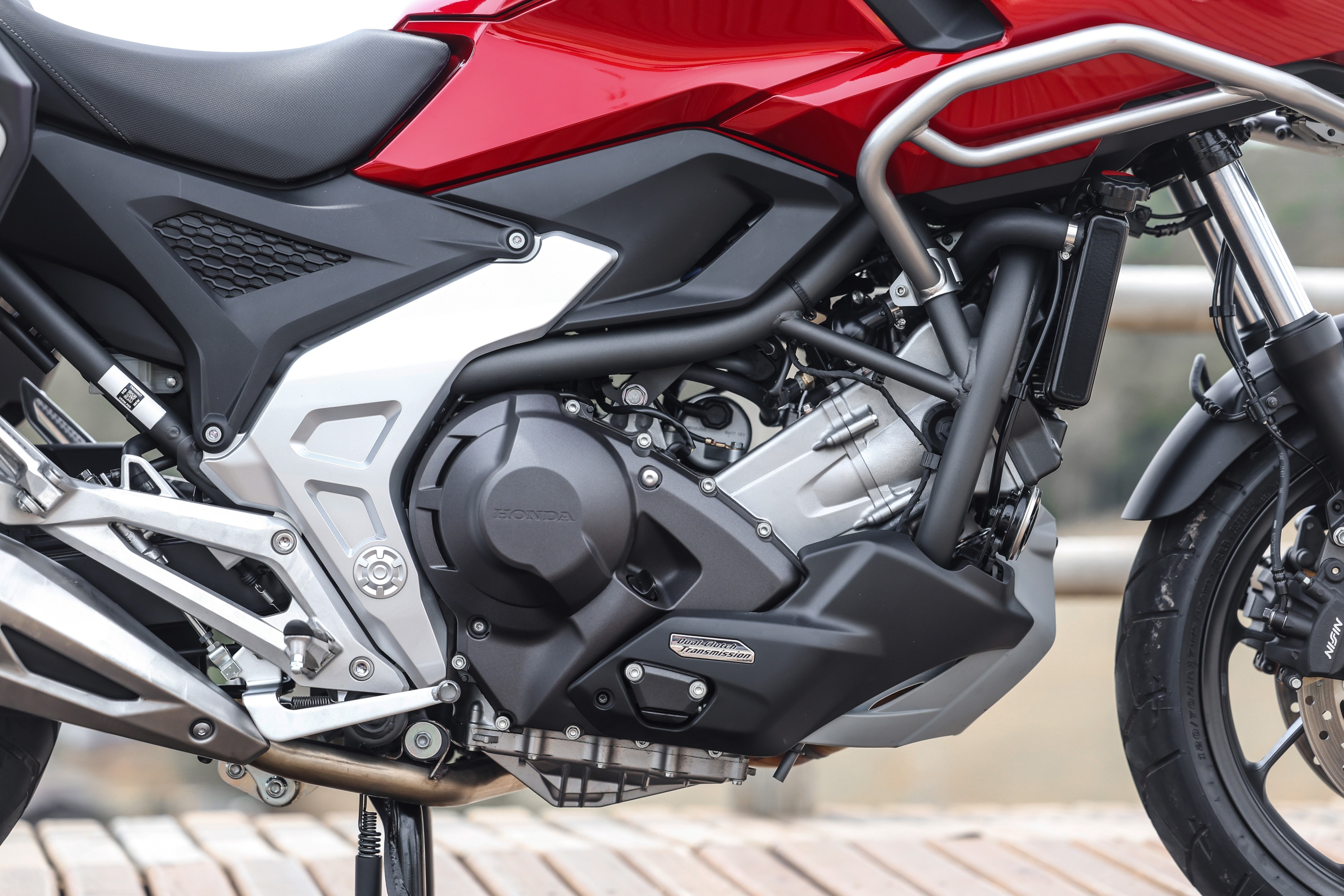 Honda NC 750X 2026 chega com câmbio automático e freio de mão; veja o ...