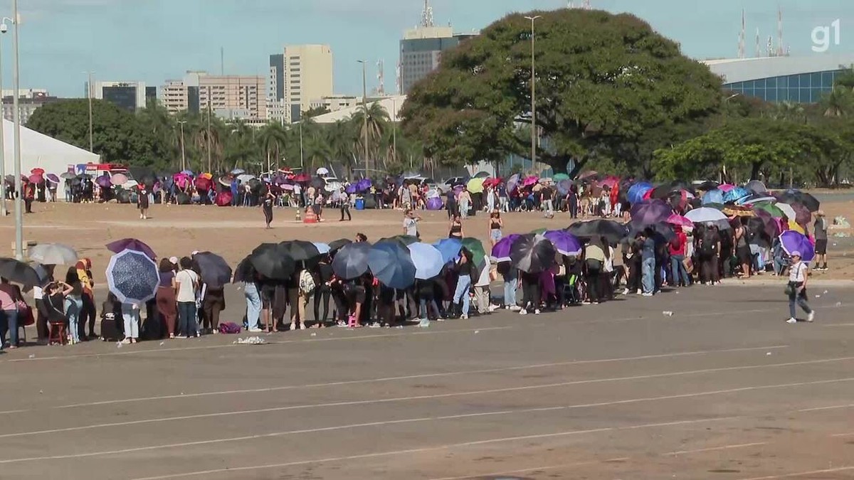 VÍDEO: Fãs de Bruno Mars fazem fila quilométrica para comprar ingressos ...