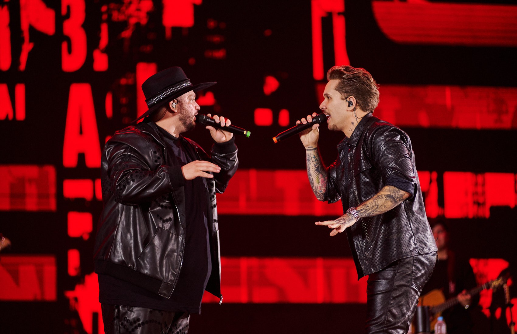 Felipe & Rodrigo amanhecem no palco do rodeio de Ribeirão Preto com ...