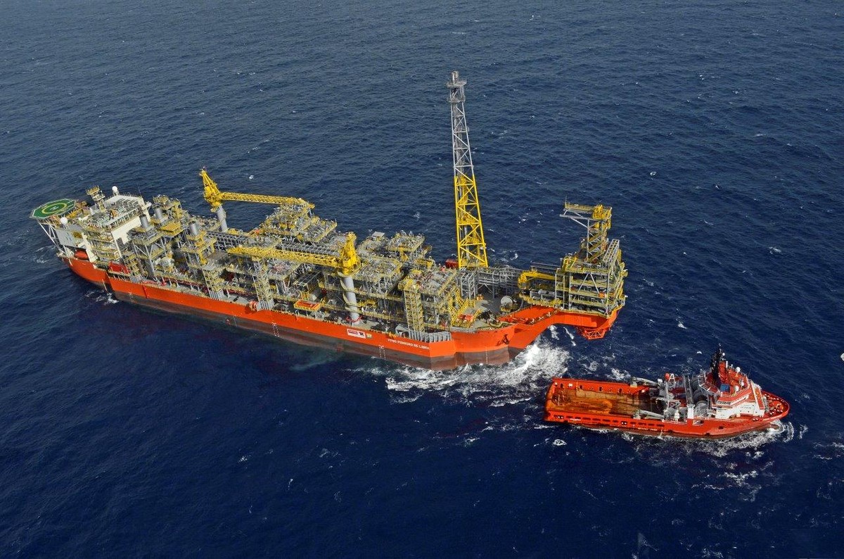 Pré-sal responde por quase metade do petróleo produzido no país e fatia ...