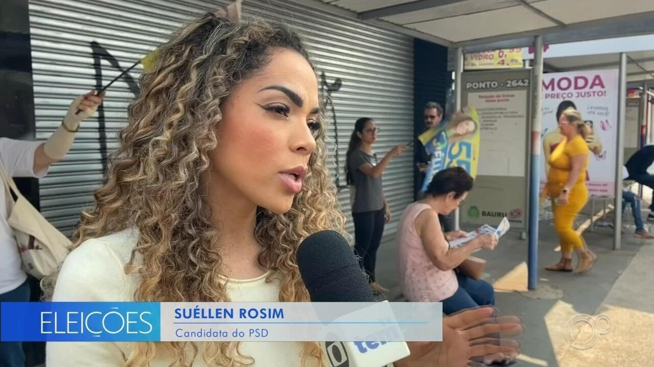 Candidata à reeleição, Suéllen Rosim caminha pela Avenida Rodrigues ...