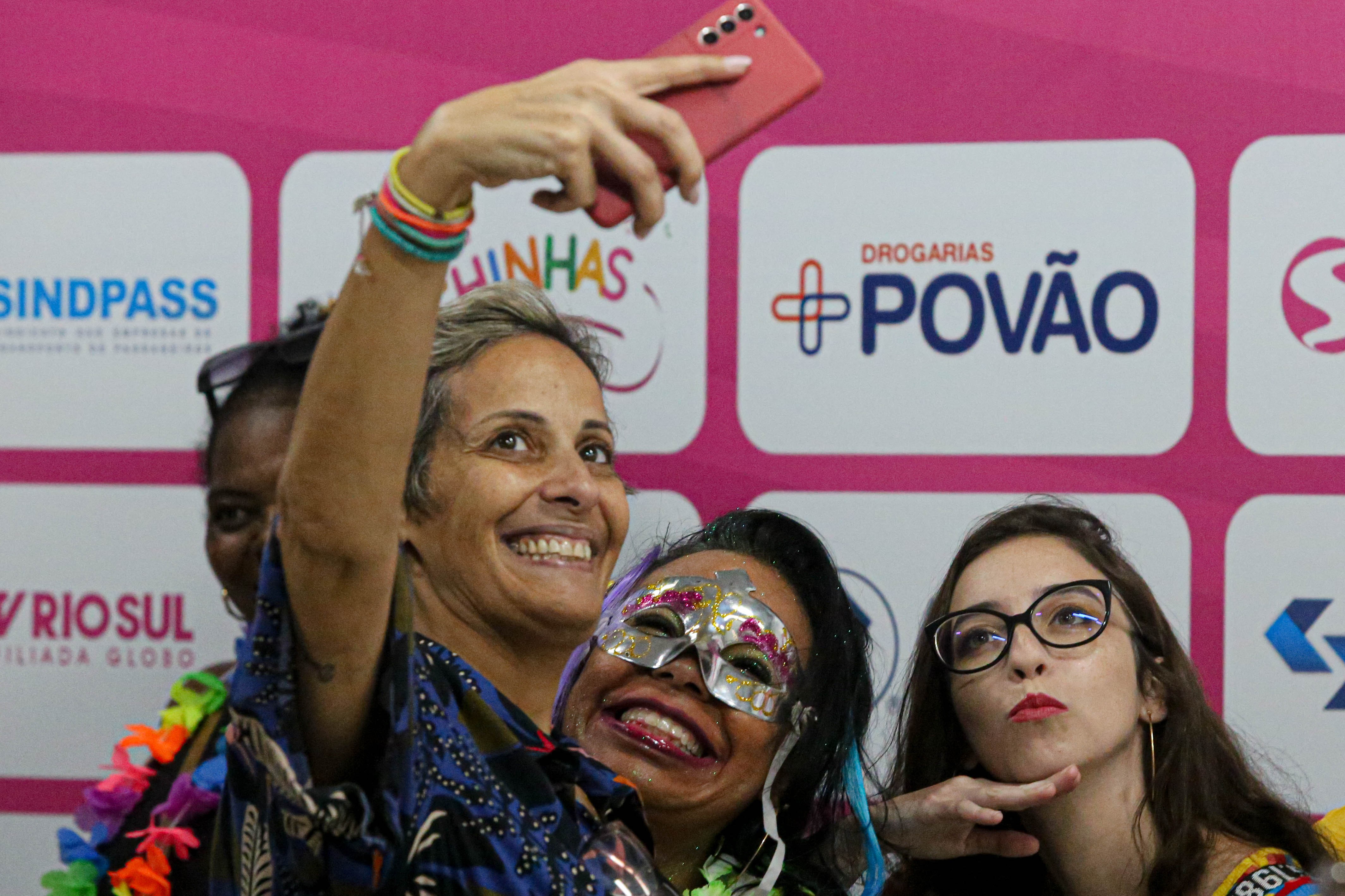'Marchinha da Esperança' é a campeã do Festival de Marchinhas da TV Rio ...