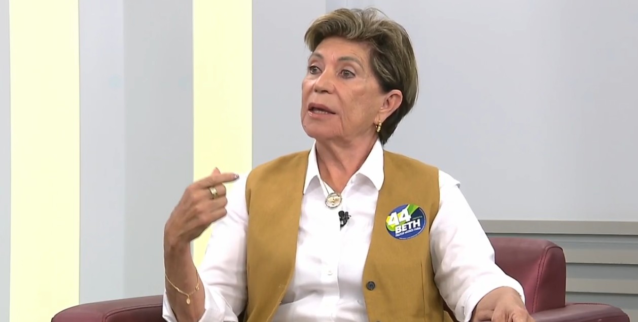 Elizabeth Schmidt promete oferecer exames de raio-x e ultrassom para ...