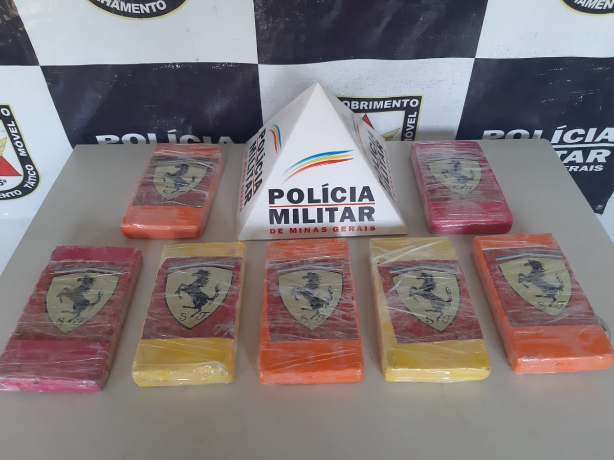 Sete barras de pasta base de cocaína são encontradas às margens da BR ...