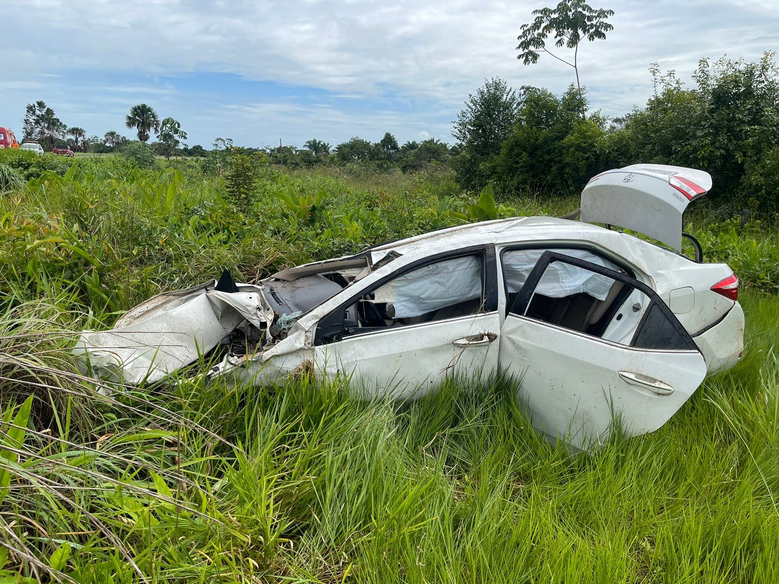 Dois homens morrem após carro capotar em trecho da TO-010, no Bico do ...
