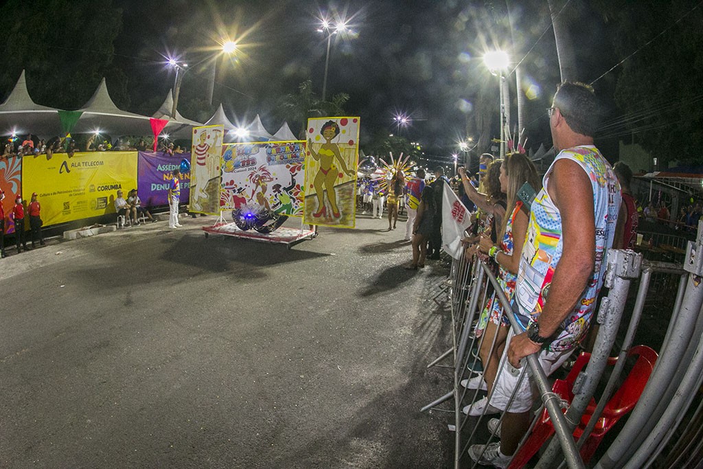 Maior do Centro-Oeste: Carnaval de Corumbá 'arrasta' multidão de ...