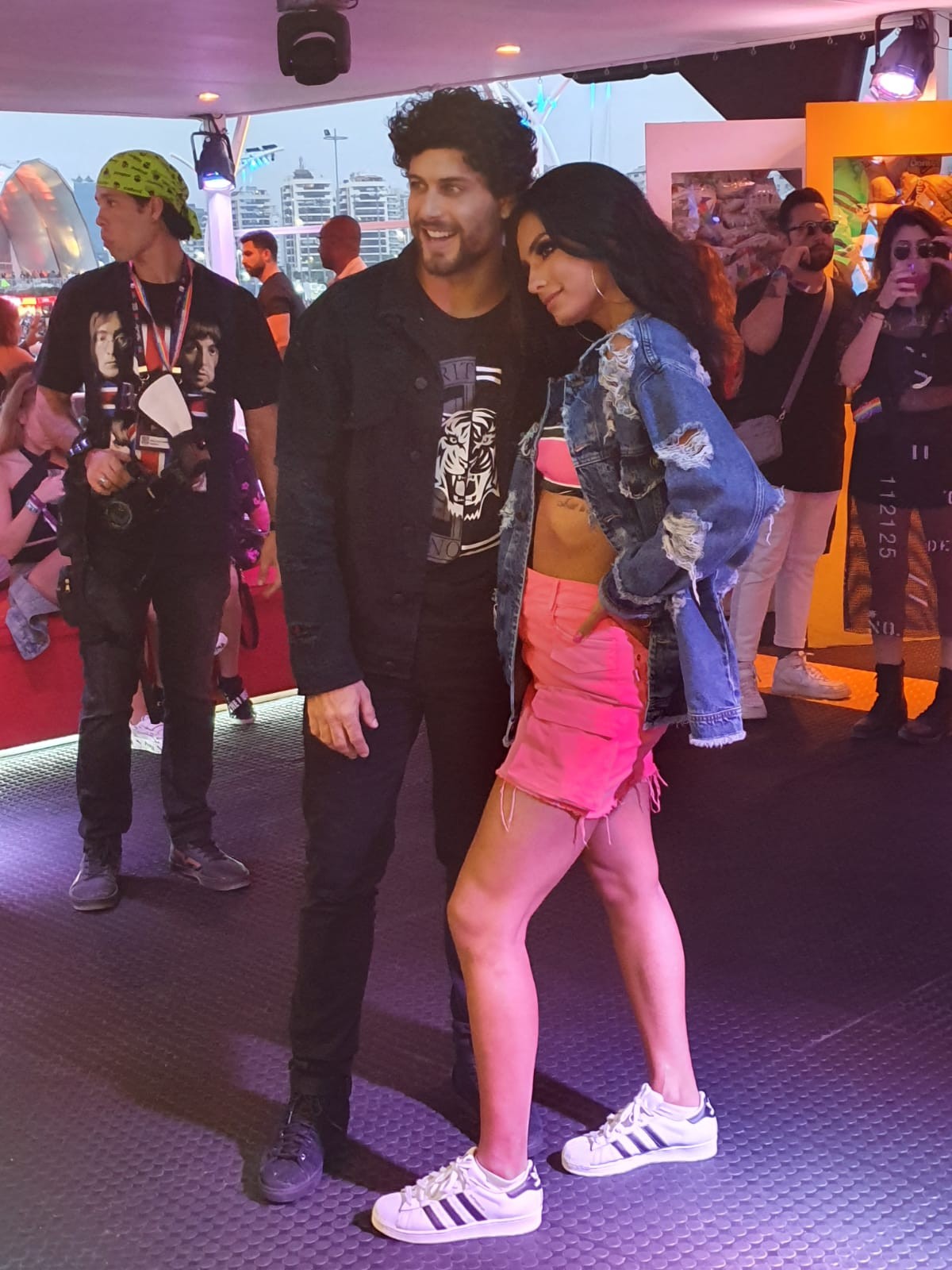 Jesus Luz e Carol Ramiro deixam a filha com a tia para curtir o último ...