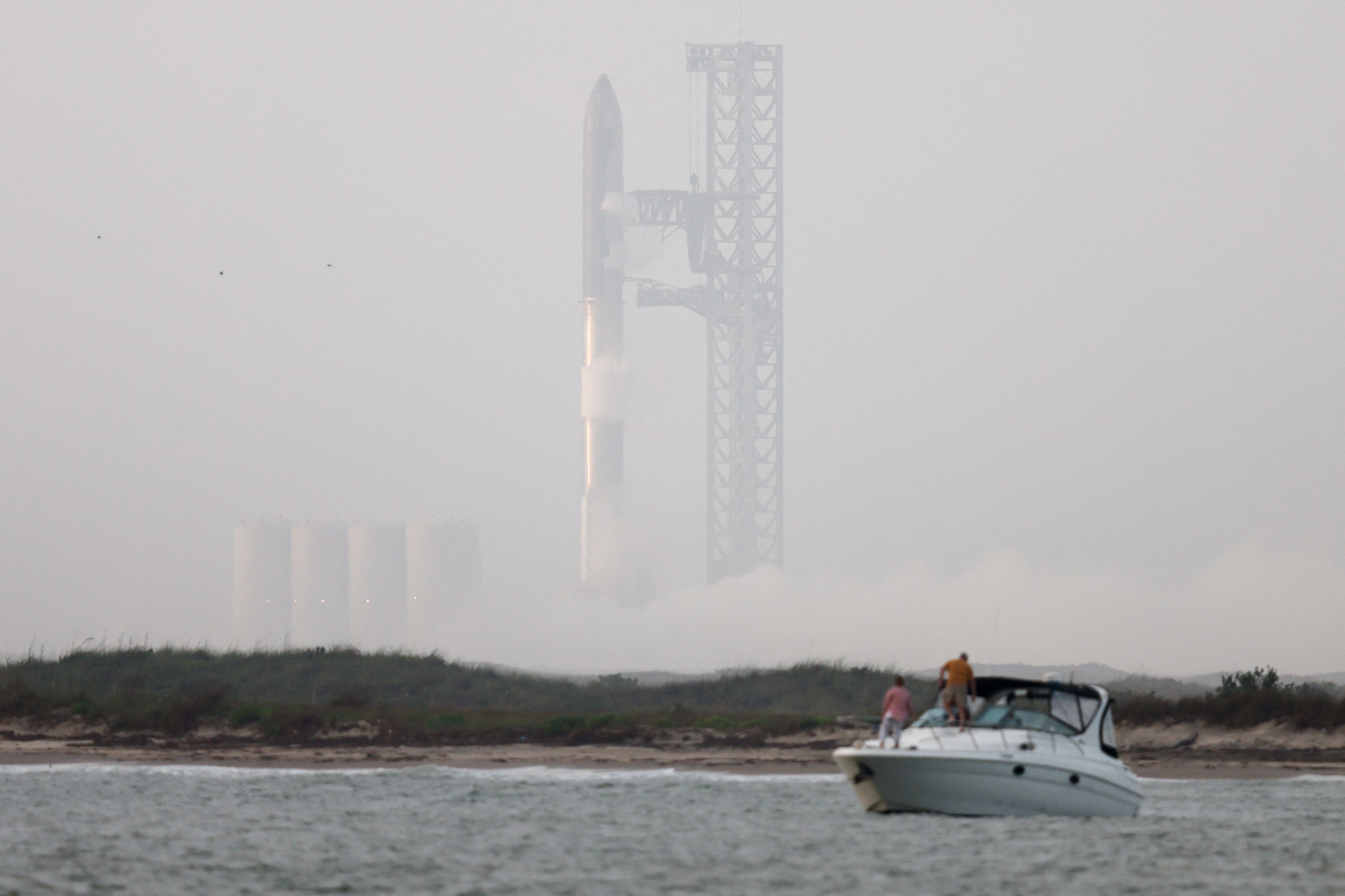 Starship, nave da SpaceX, explode após lançamento; VÍDEO