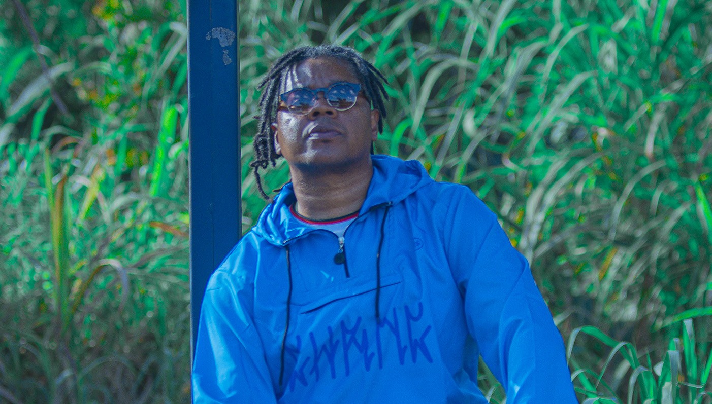 Rapper Xis apresenta dez músicas inéditas no quarto álbum solo ...