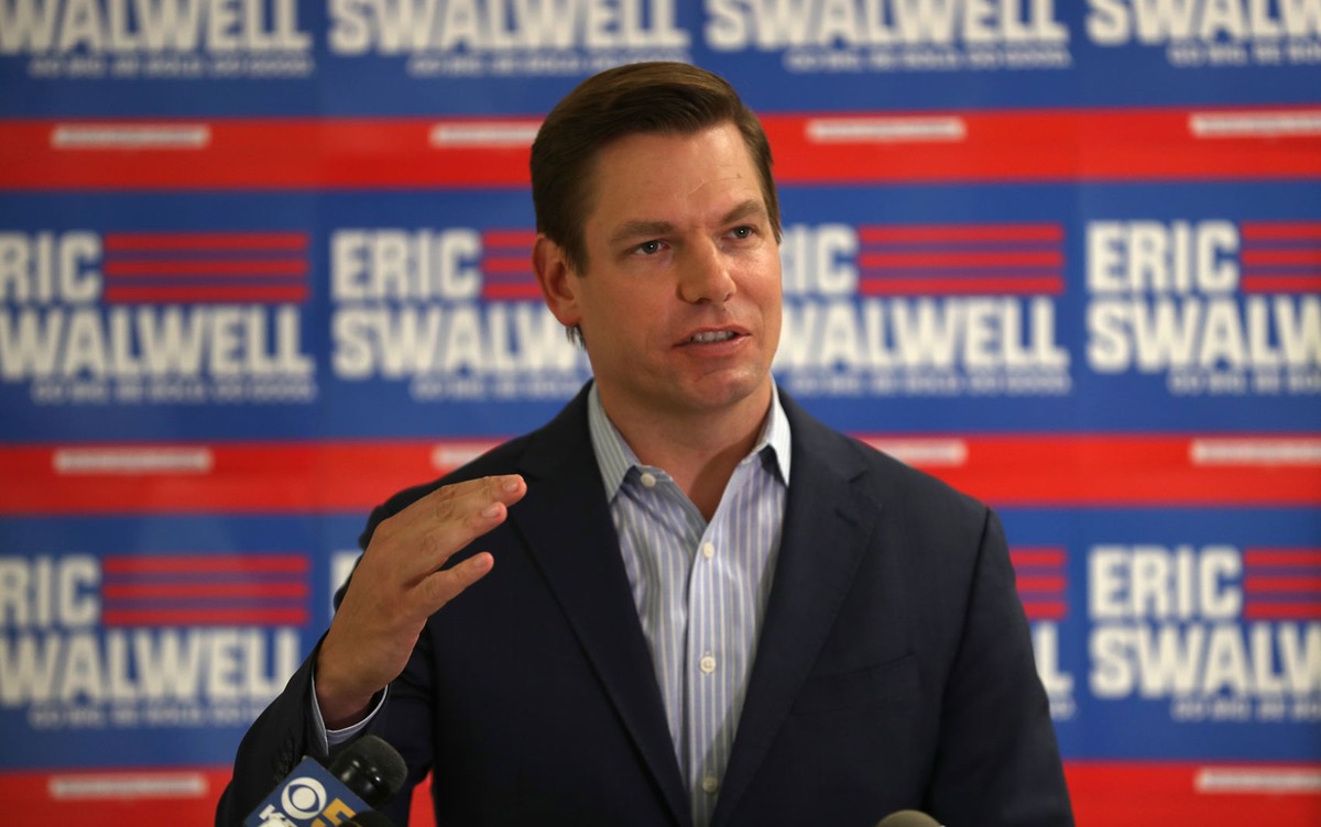 Azarão democrata Eric Swalwell encerra campanha para Casa Branca ...