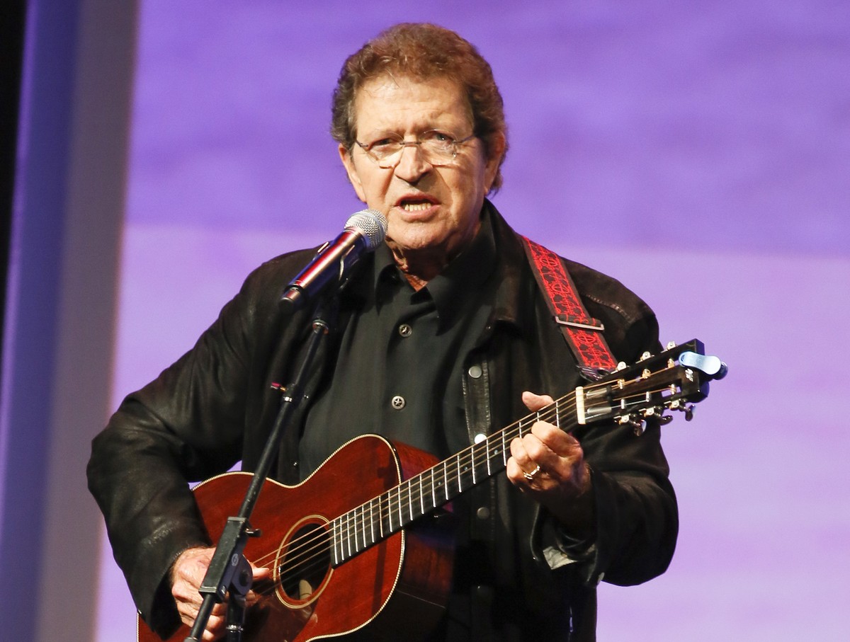 Mac Davis, compositor de hits de Elvis Presley, morre aos 78 anos ...