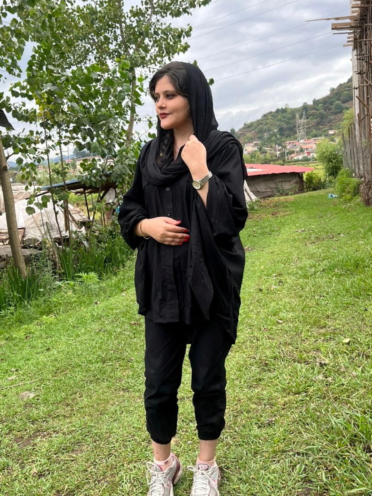 A história de Jina Mahsa Amini, o rosto dos protestos no Irã | Mundo | G1