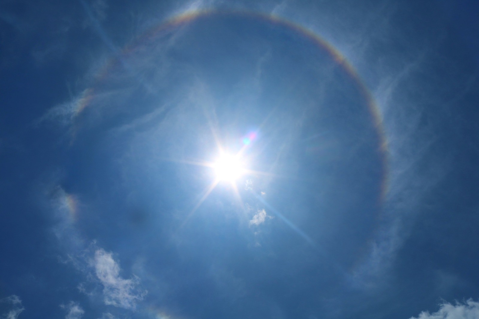 Halo solar: 'anel' que se forma ao redor do sol chama a atenção em ...
