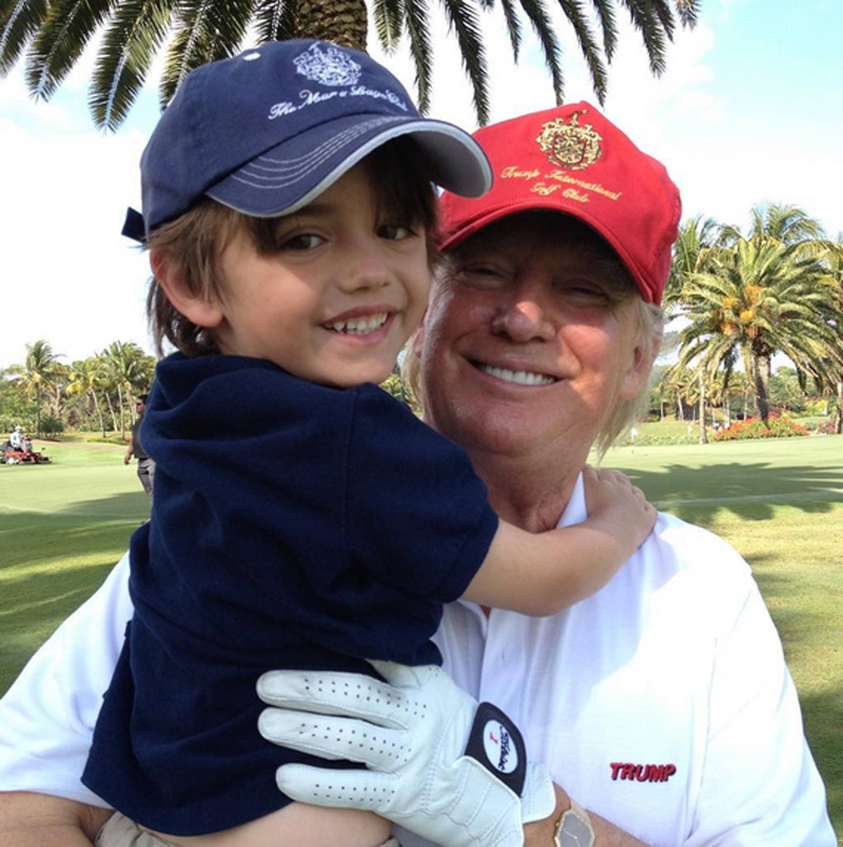 Agentes federais são investigados por fazer 'selfies' com neto de Trump ...