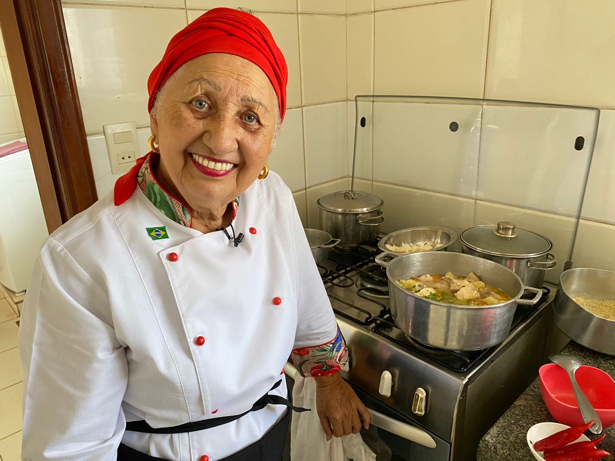 Referência na culinária de MT, Edna Lara ensina a preparar uma deliciosa mojica de pintado ...