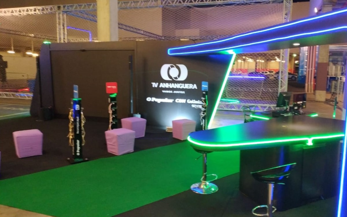 Estande da TV Anhanguera disponibiliza jogo de realidade virtual de ...