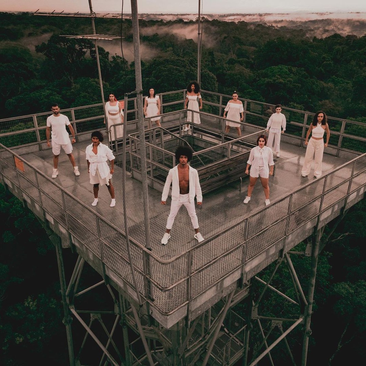 Grupo faz performance de dança com sucessos regionais do Amazonas e ...