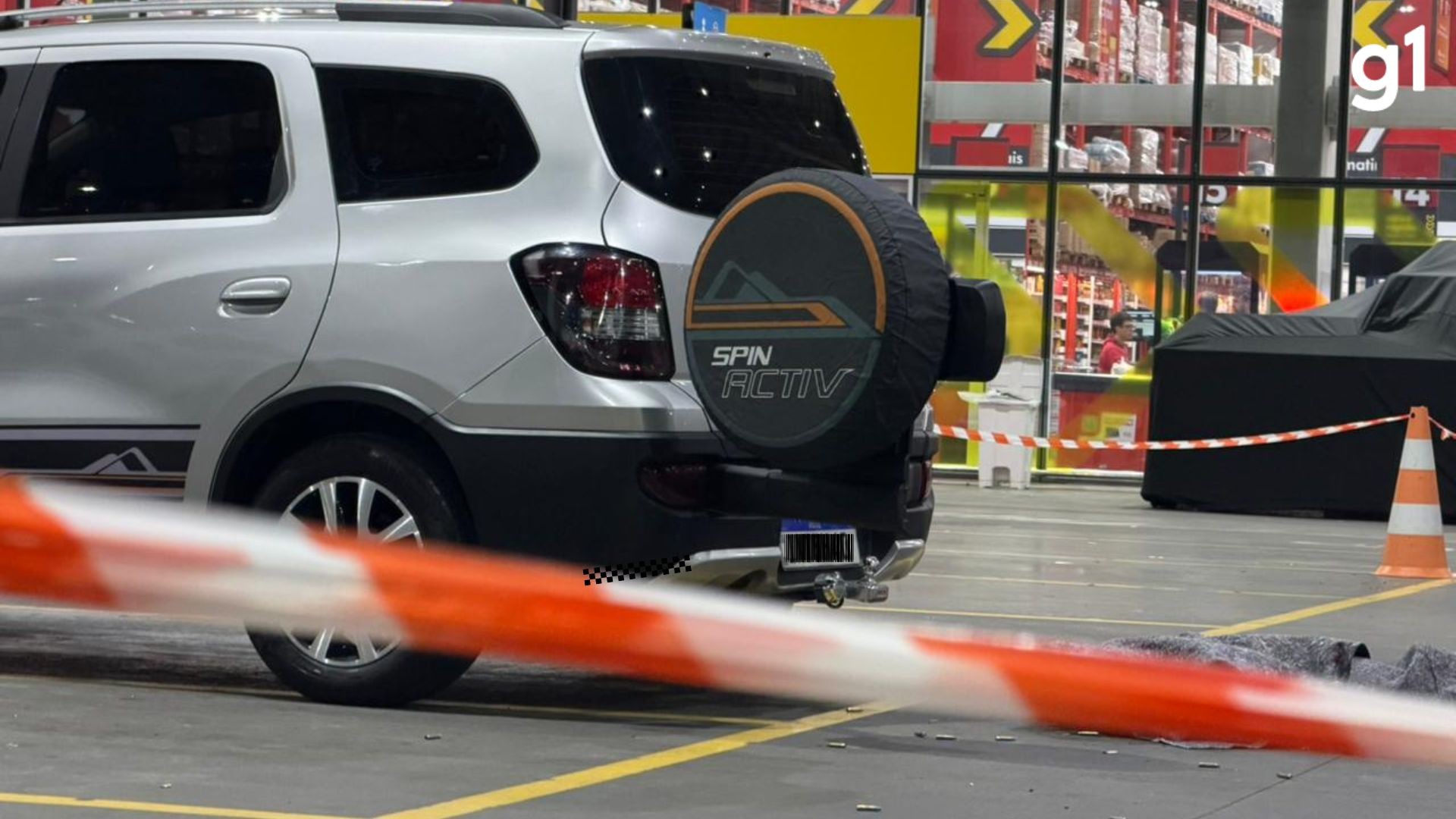 Homem é morto a tiros em estacionamento de atacado em Canoas | G1