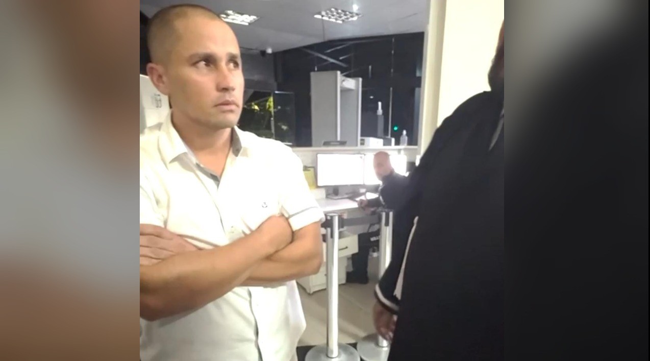 Policial que matou colega é absolvido e busca voltar à PM