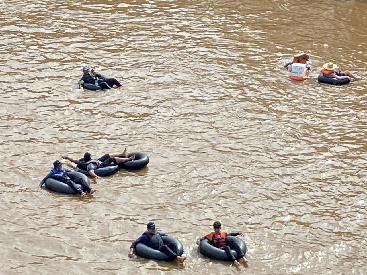 FOTOS: passeio de boia reúne visitantes no Rio Piracicaba: 'Maior ...