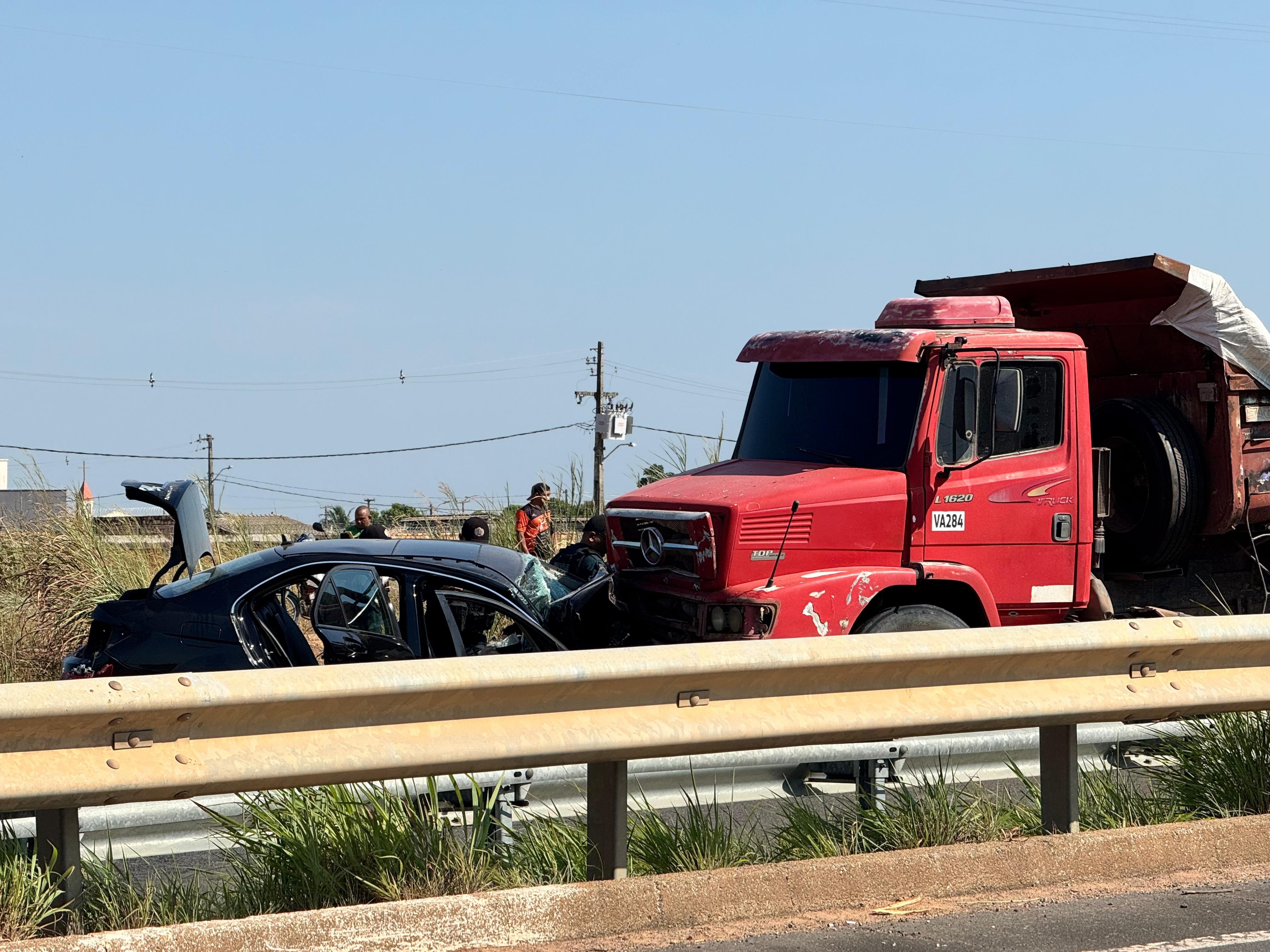 Motorista na contramão morre ao bater de frente contra carreta em Boa Vista | Roraima | G1