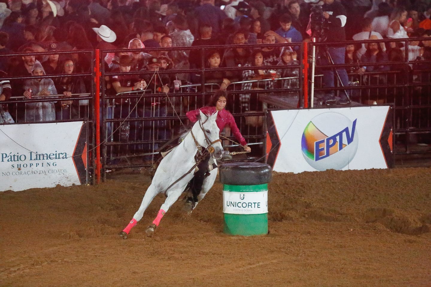 Terceira noite do Limeira Rodeo tem provas dos três tambores feminina e ...