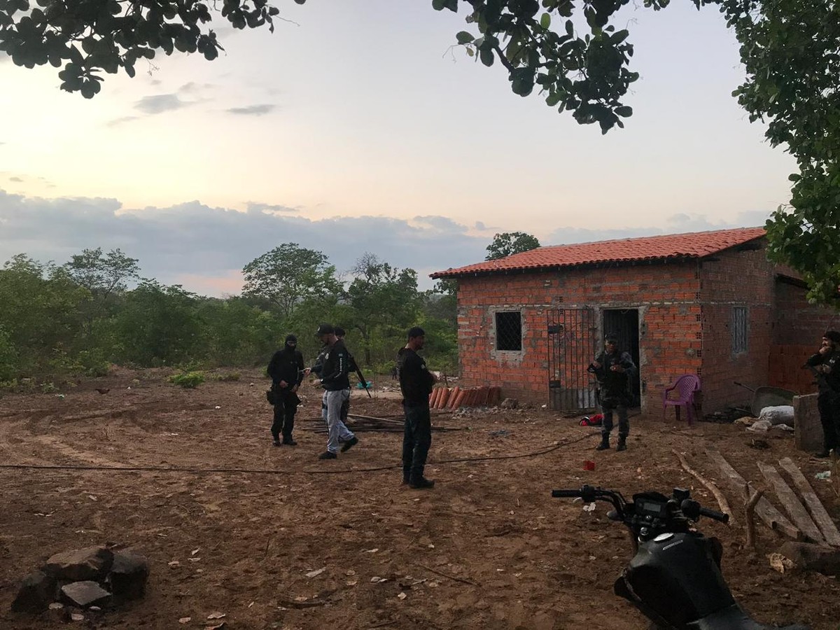 Operação Prende Membros De Facção Criminosa Suspeitos De Tráfico De