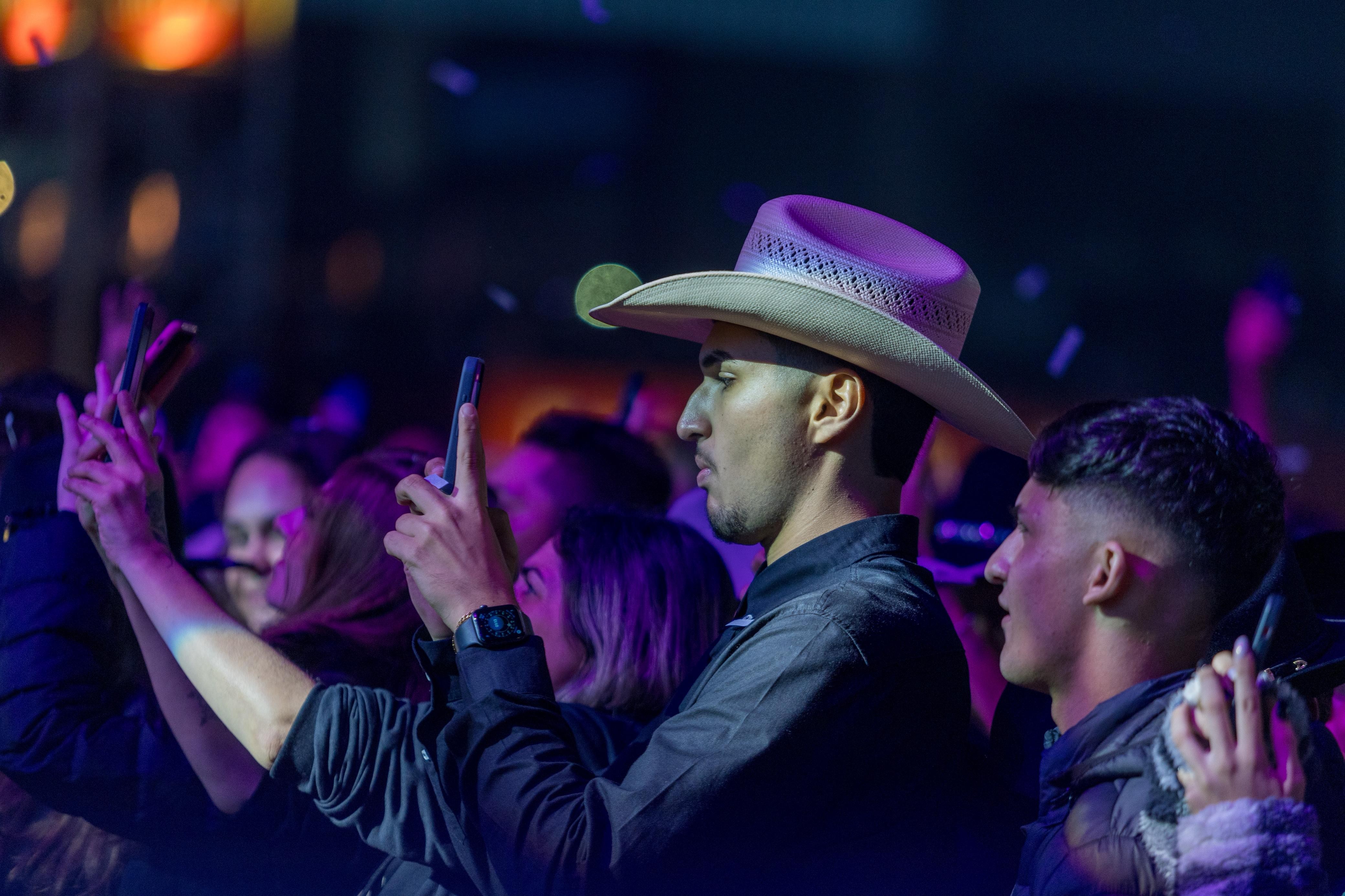 Lauana Prado mantém essência 'raiz' em show na Festa do Peão de ...