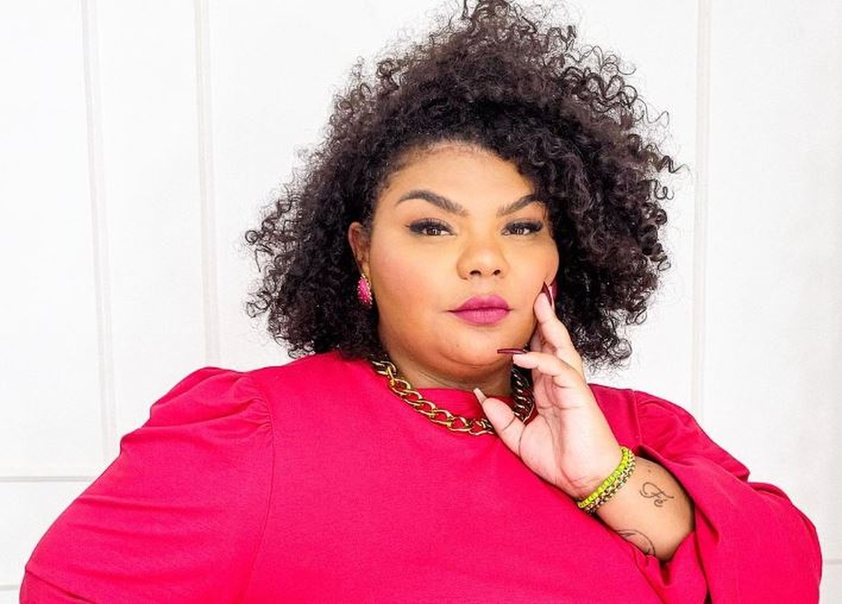 Após denúncia de importunação sexual, mãe faz carta aberta para Flora ...