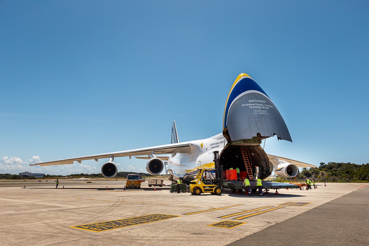 Maior avião de carga do mundo pousa na Bahia: veja curiosidades e fotos do Antonov An-124 Ruslan ...