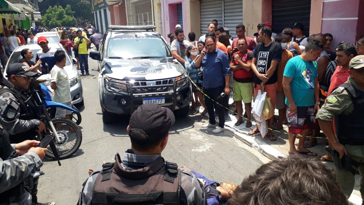 Mulher e suspeito morrem baleados em tentativa de assalto em Parnaíba; duas pessoas ficam ...