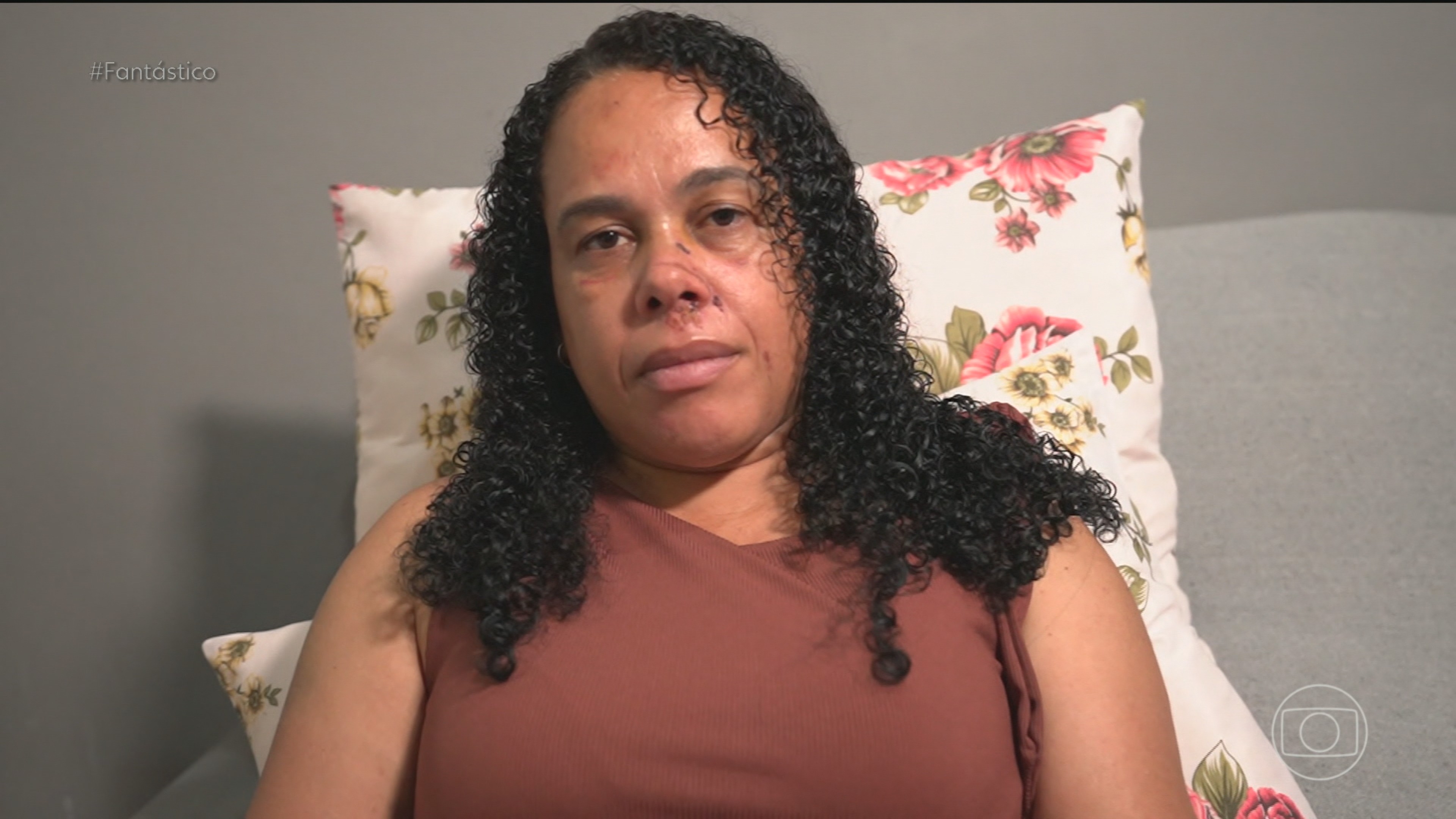 'Sempre com a faca apertando muito meu pescoço', conta mulher que ...