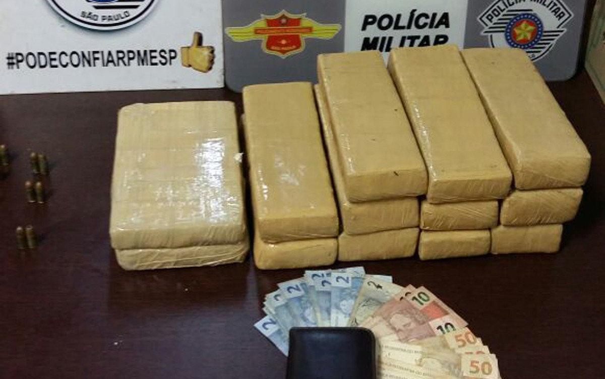 Passageiro De ônibus é Preso Com Tabletes De Maconha Na Bagagem Em