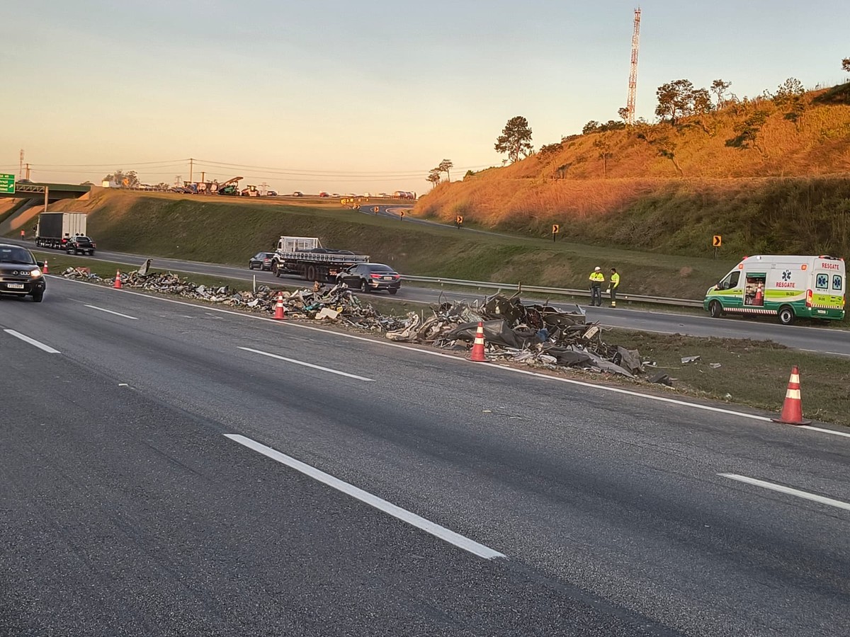 Carreta tomba e causa congestionamento na Rodovia Ayrton Senna, em Mogi | Mogi das Cruzes e ...