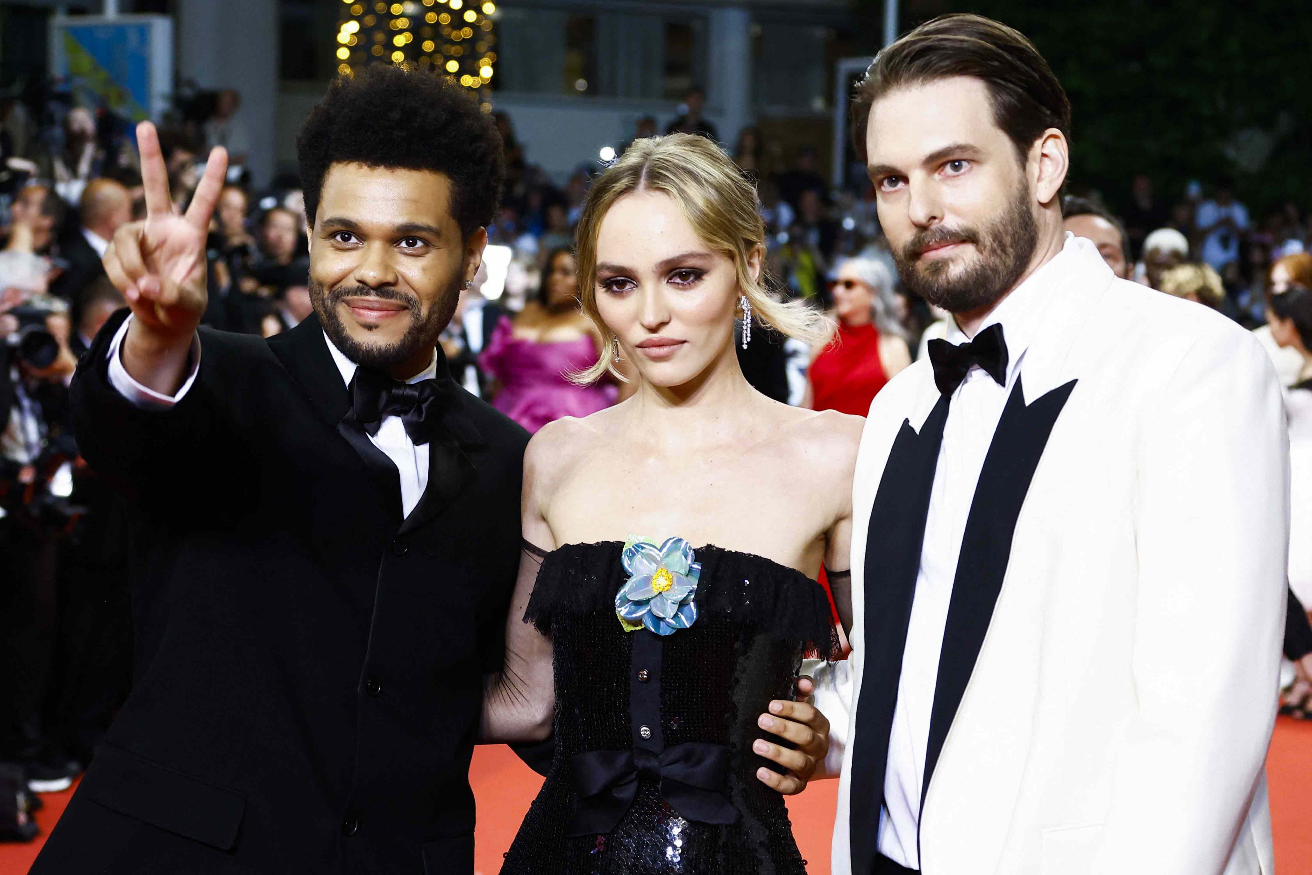 The Weeknd e Lily-Rose Depp atraem fãs aos gritos para estreia de 'The ...