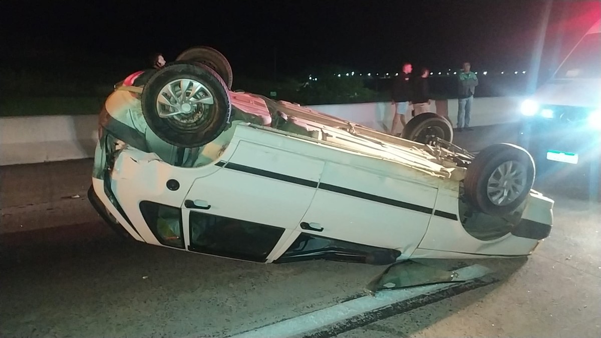 Grave acidente envolvendo quatro carros deixa quatro feridos na Via ...