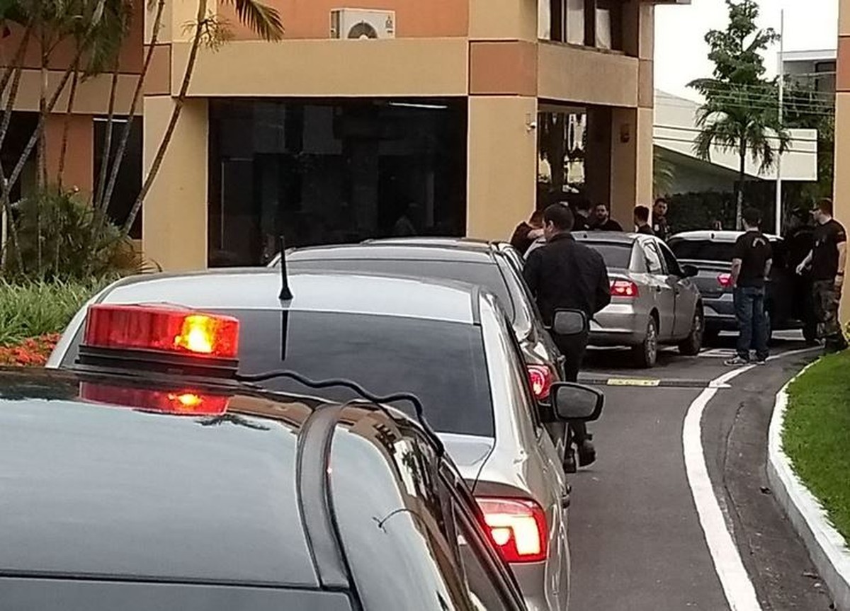 Polícia Civil Do Am Cumpre Mandados Judiciais Em Operação Contra Desvio