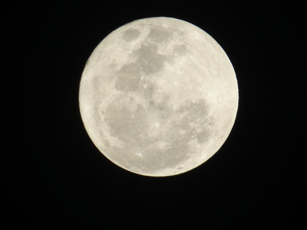 FOTOS: superlua encanta moradores de São Carlos e região | G1