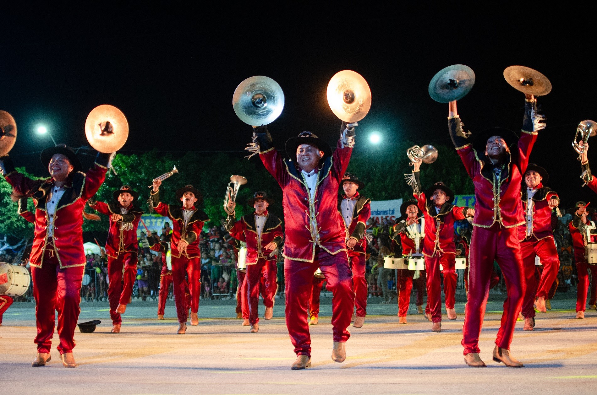 Público vibra com apresentação de 10 grupos no II Festival de Bandas e ...