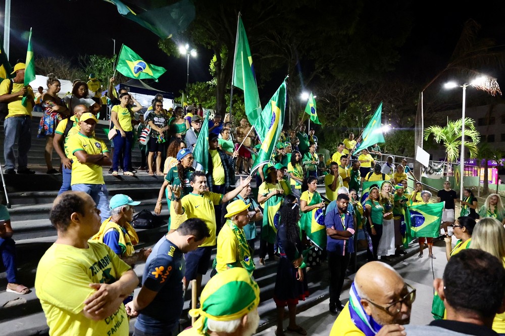 Fotos mostram o antes e depois de acampamento bolsonarista após a ...