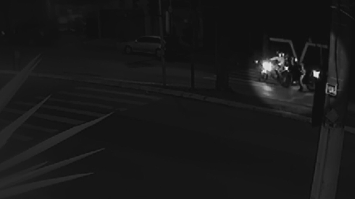 Motociclista Morre Após Ser Baleado Durante Assalto Em Avenida Da Zona