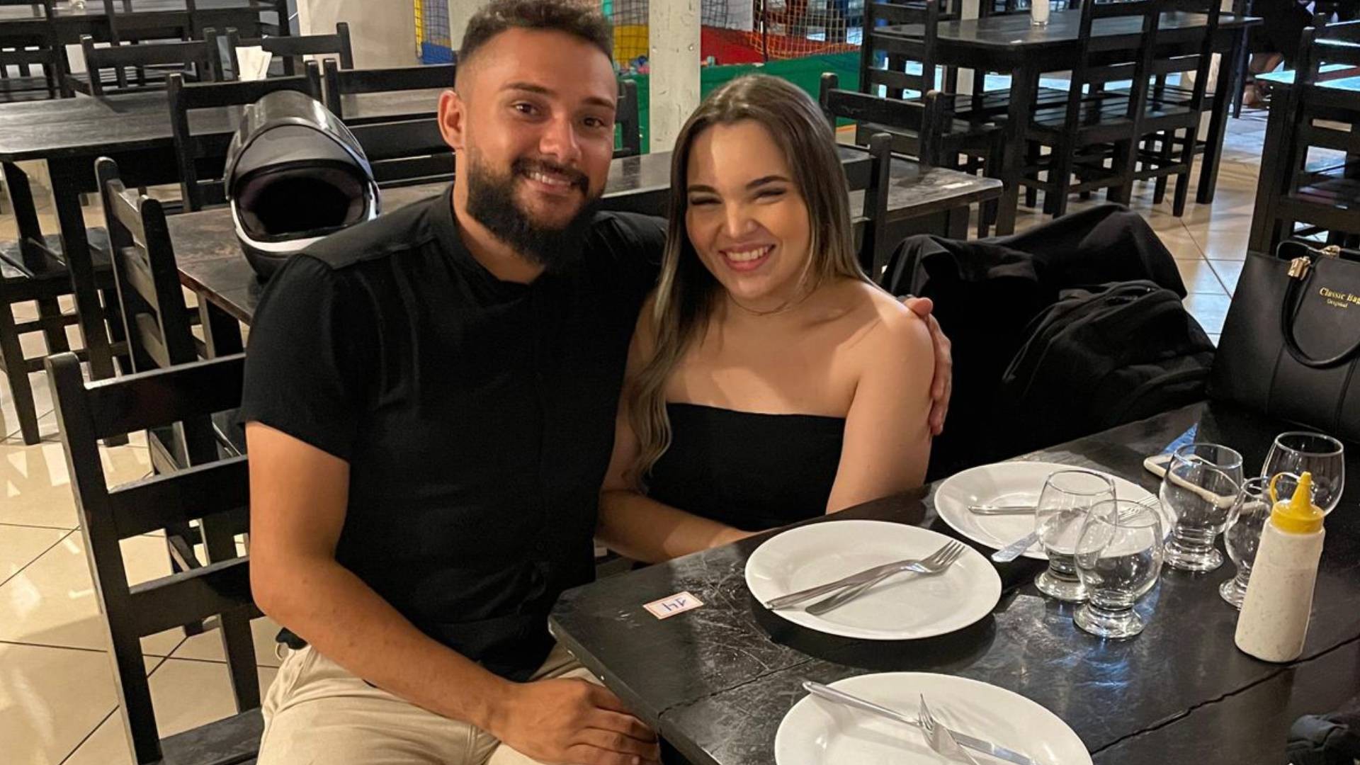 Cearense pede companheira em namoro com exibição em tela de cinema ...