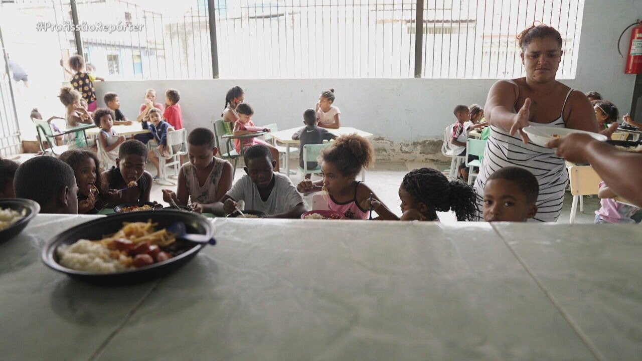 Projeto em Jardim Gramacho, no Rio, alimenta famílias que dependiam do ...