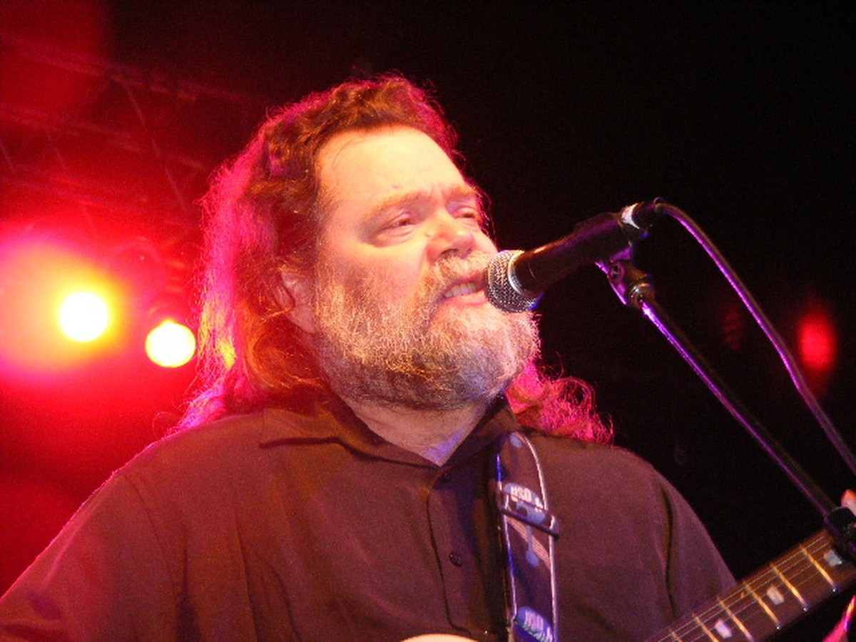 Roky Erickson, líder da banda 13th Floor Elevators, morre aos 71 anos ...
