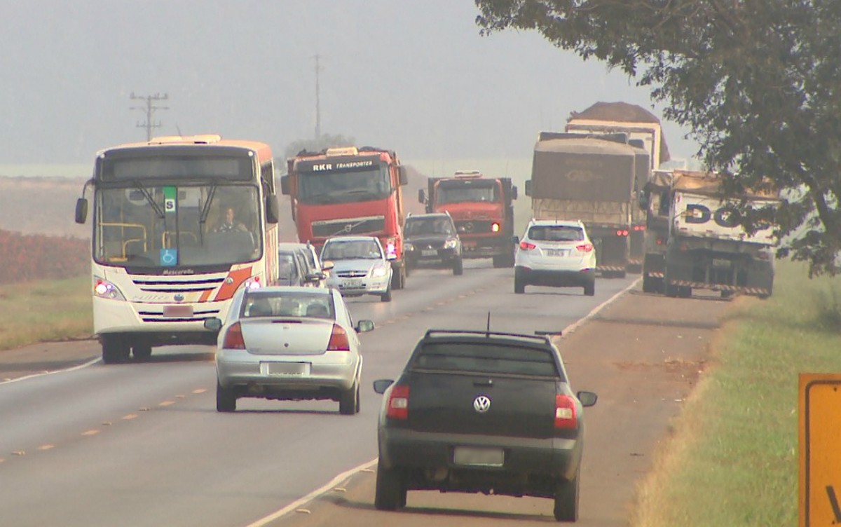 Batida entre dois carros deixa dois mortos e dois feridos em Pradópolis, SP | Ribeirão Preto e ...