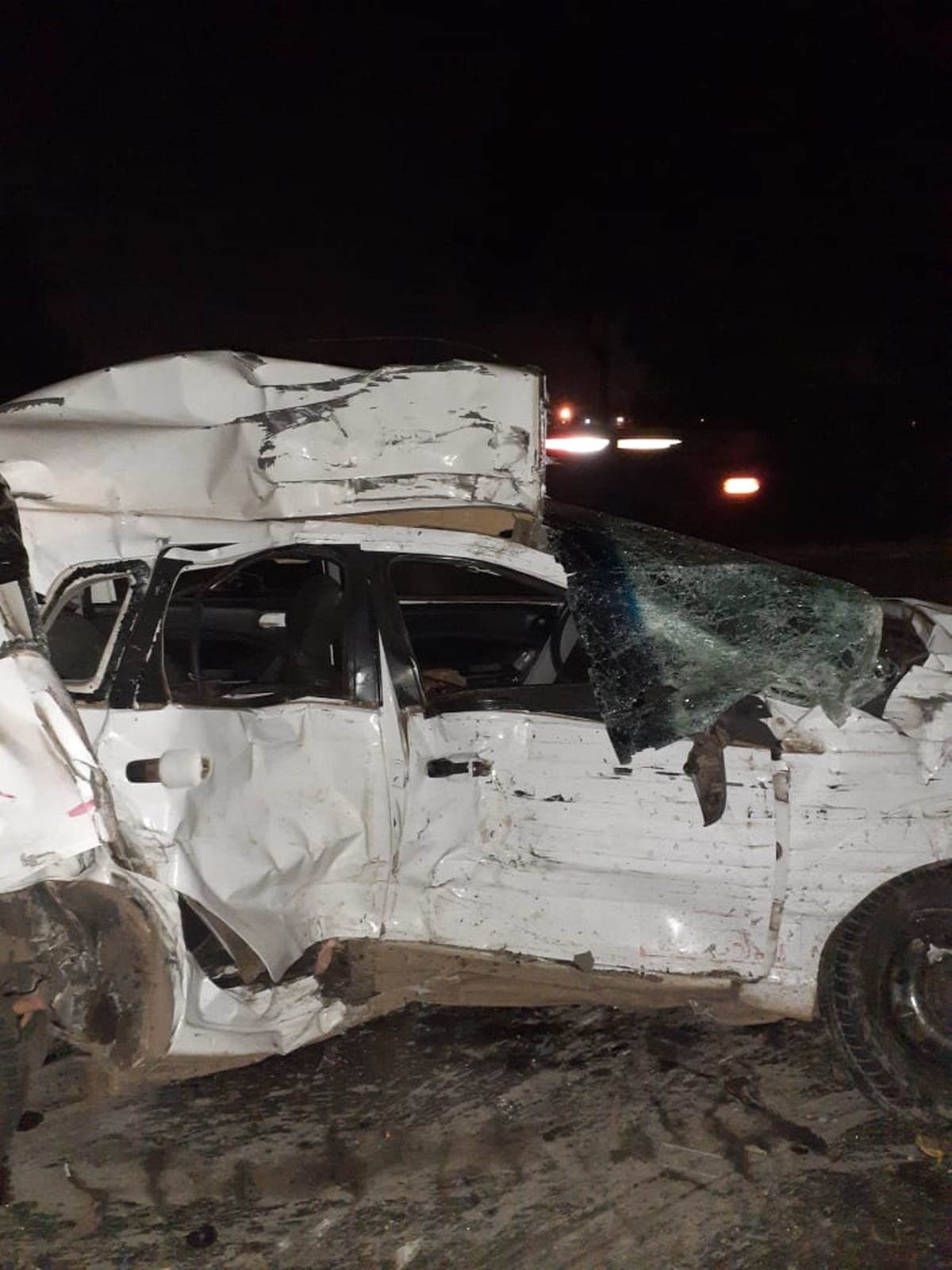 Acidente entre dois carros e carreta mata duas pessoas em Várzea Grande (MT) | Mato Grosso | G1