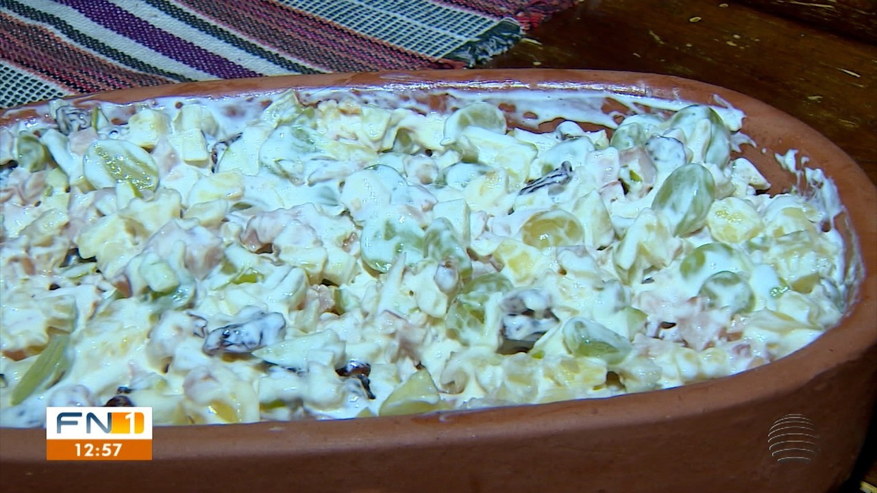 Com o sabor refrescante das frutas, Salada Tropical leva Peito de ...